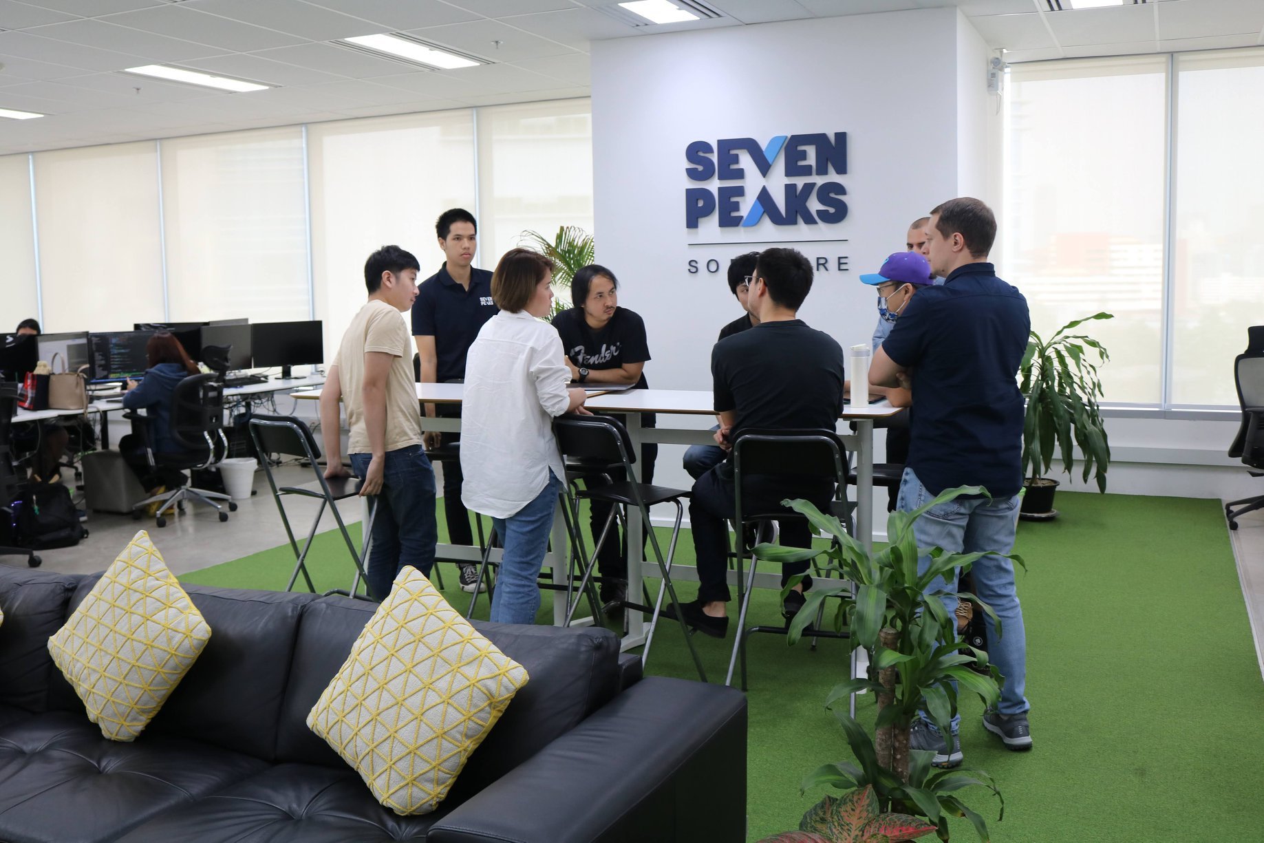 How Agile and DevOps Interrelate - Which One is Right for You?